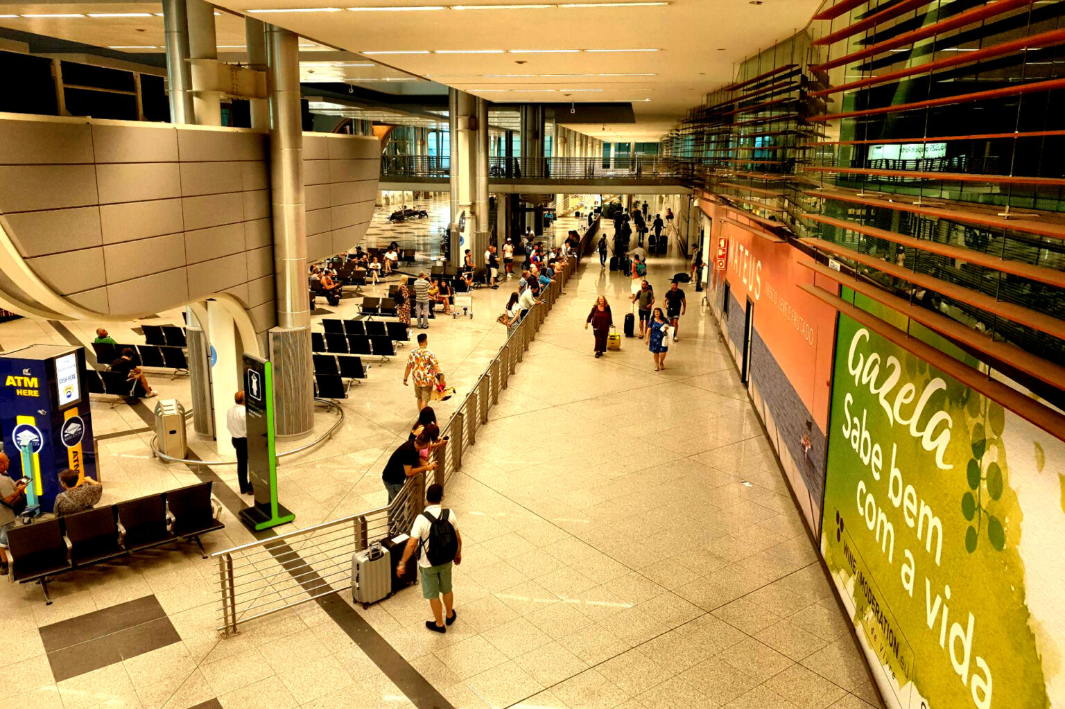 Ankunfte Porto Flughafen